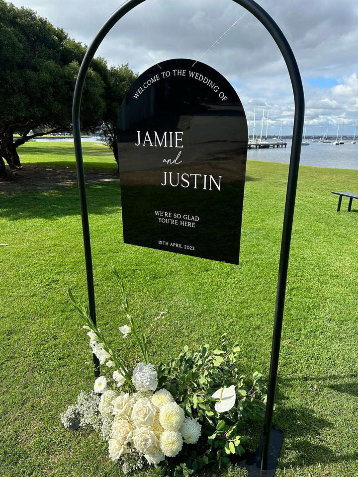 Arch Welcome Sign – Two Daisies Creative